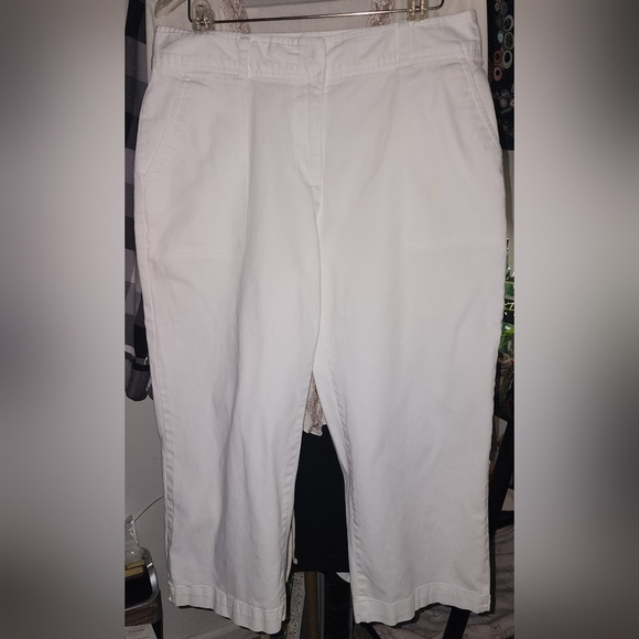 Basic Editions | Pants & Jumpsuits | Sz 4 White Capri Pants | Poshmark